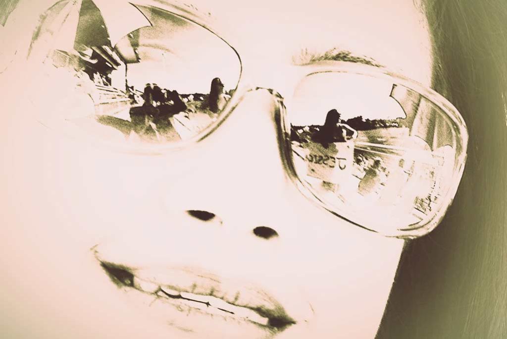 She Rides the Waves – JAMIE BERRY – ARTIST